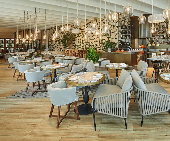 Bungalow Pool Bar & Grill | Luxury Cabana Dining | SLS Baha Mar